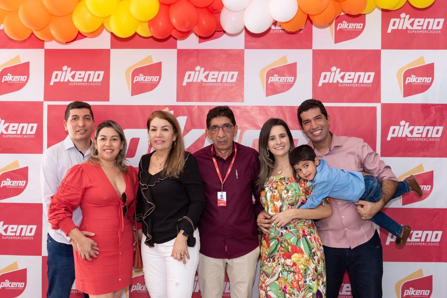 A rede Pikeno Supermercados reinaugura sede na cidade de Anísio de ...